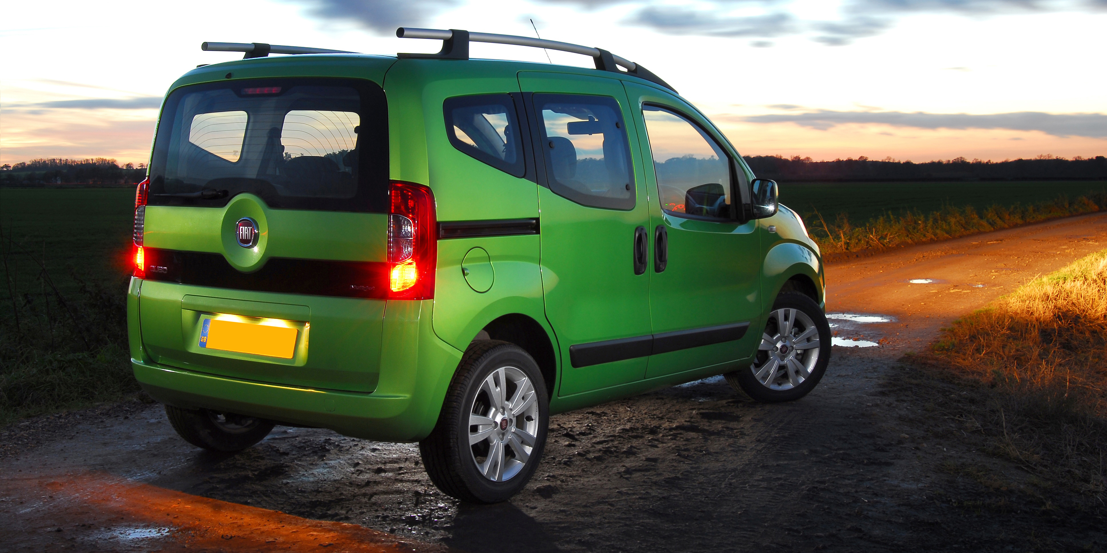 Fiat Qubo Review | carwow