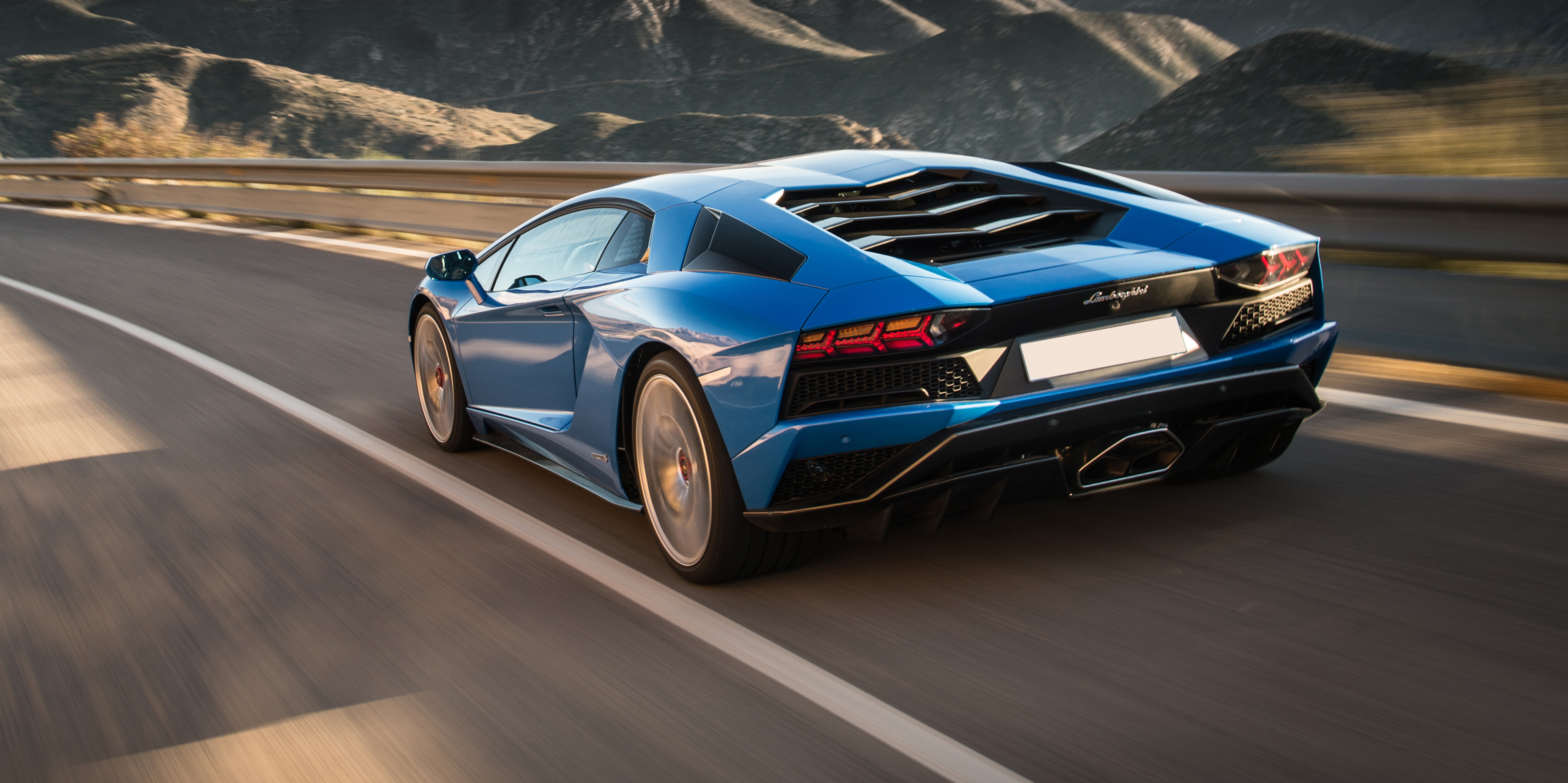 Lamborghini Aventador Review 2022 | Drive, Specs & Pricing | carwow
