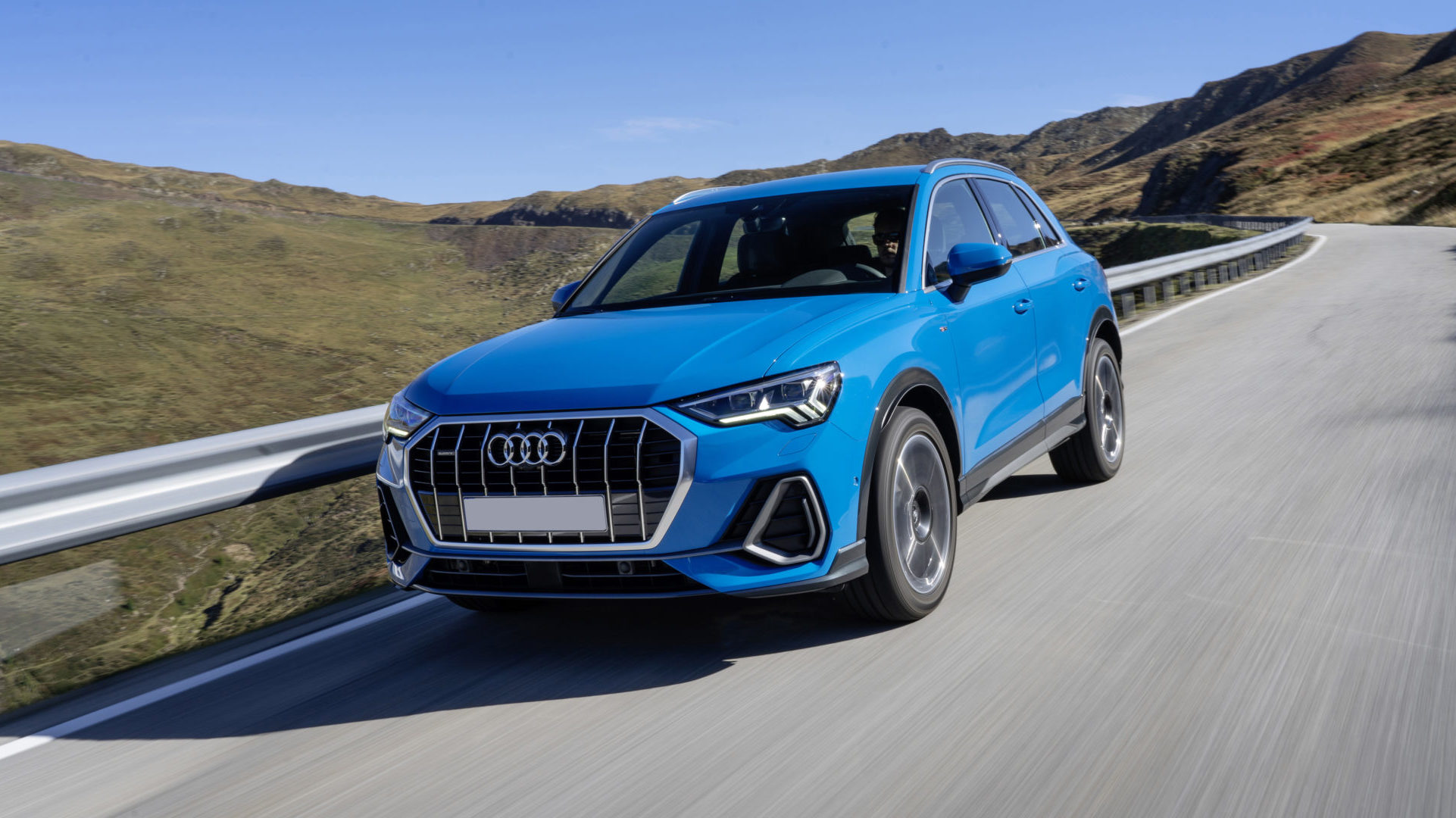 Audi Q2 vs Q3 – SUV comparison | Carwow