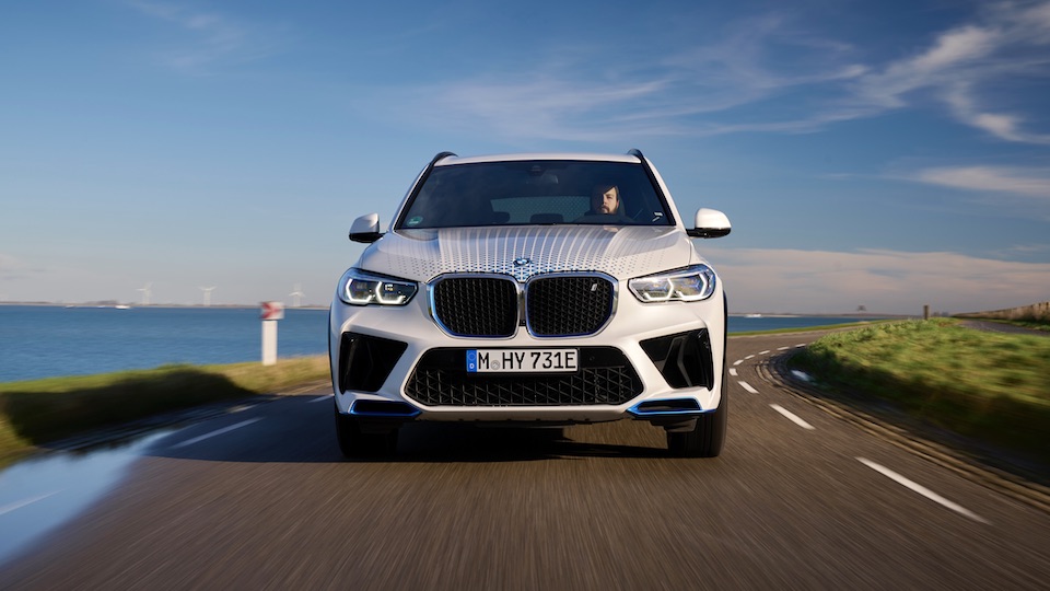 BMW iX5 debuts in UK: Hydrogen-powered SUV tests future tech | Carwow