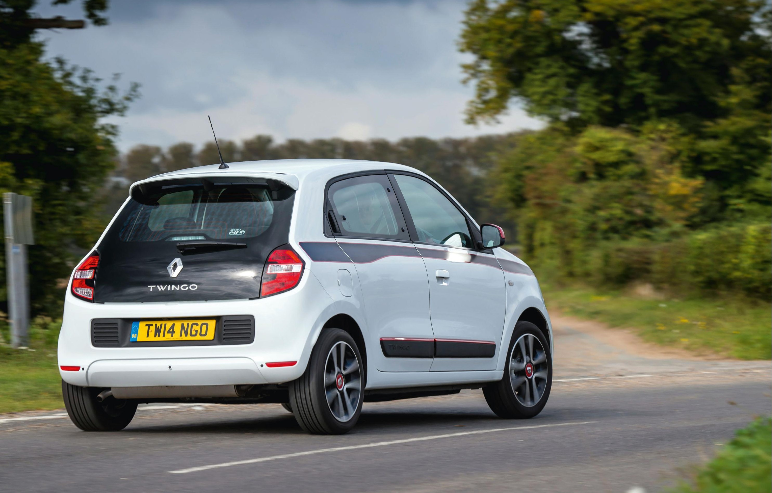 Renault Twingo Review | carwow