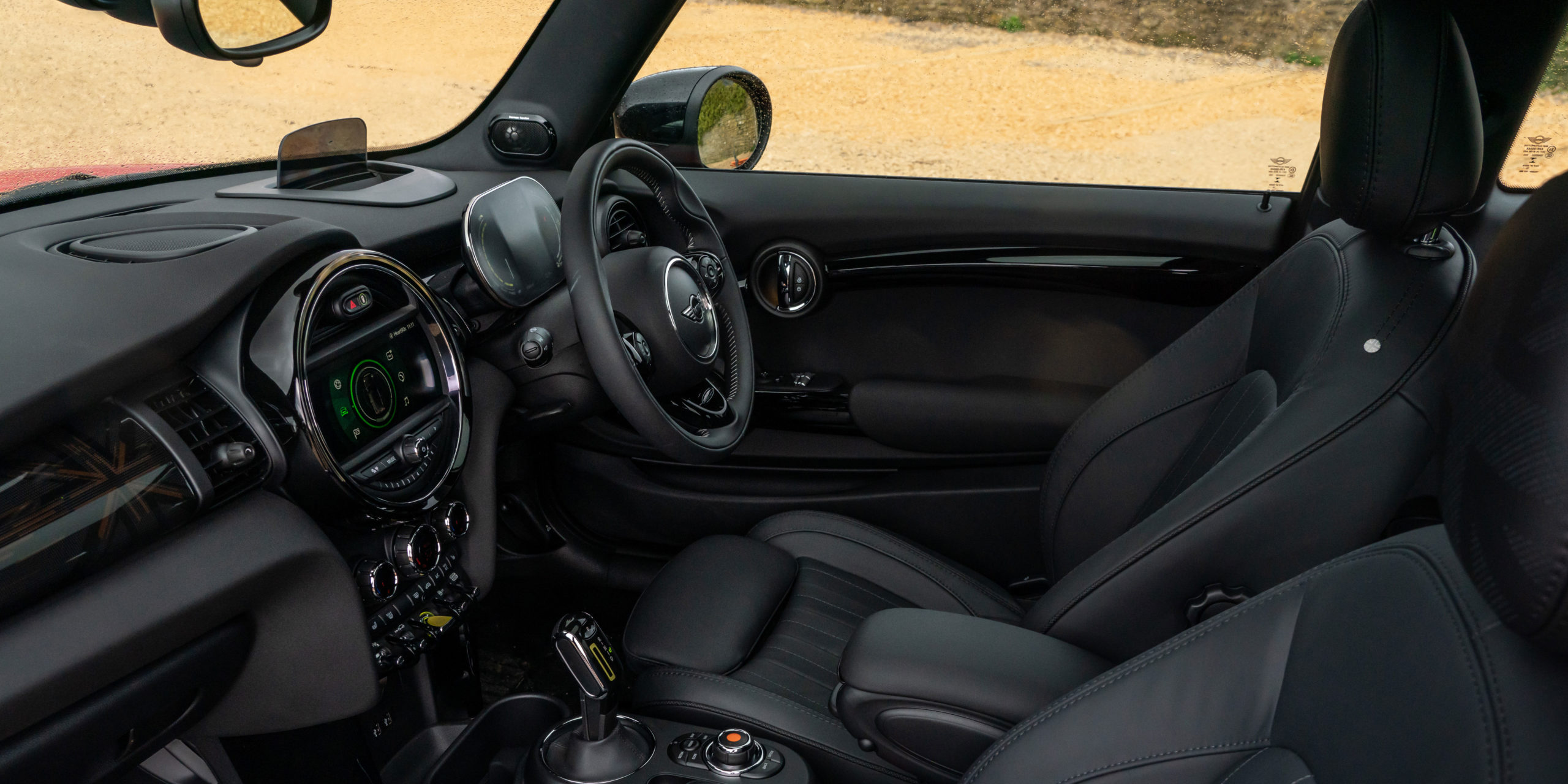 MINI Electric Review 2022 | carwow