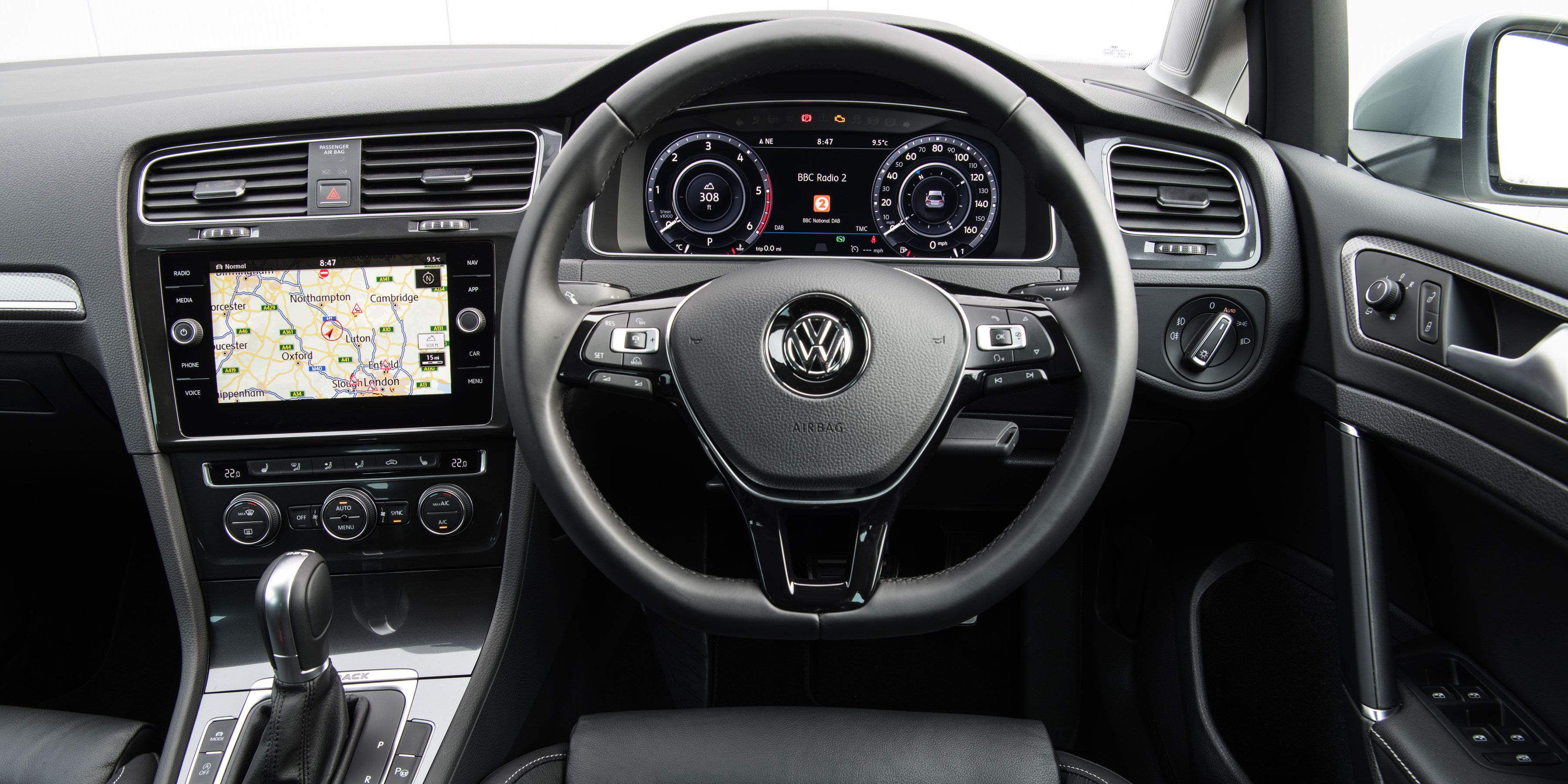 Volkswagen Golf Alltrack Review 2023 | Drive, Specs & Pricing | carwow