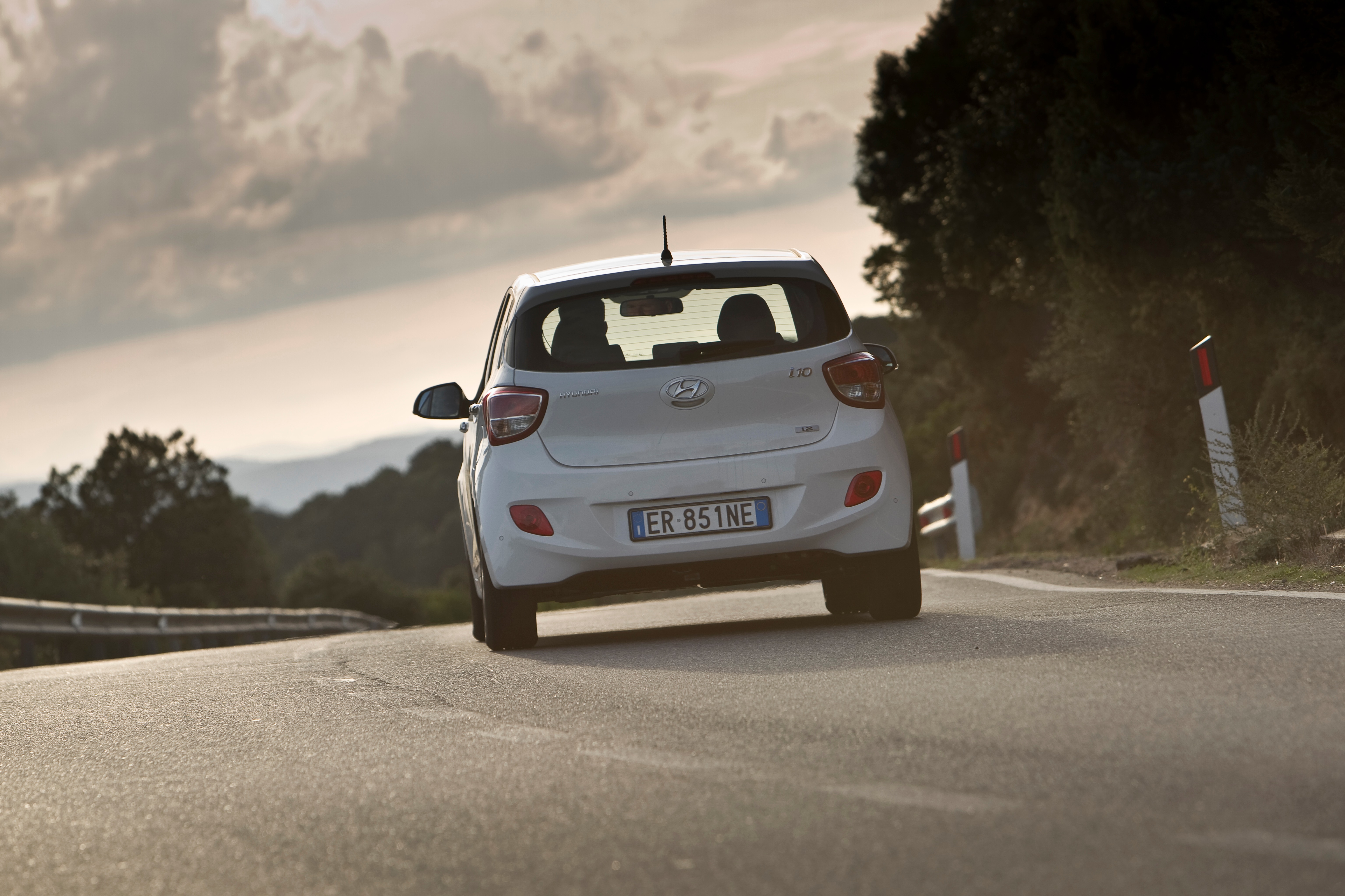 Hyundai i10 Review | carwow