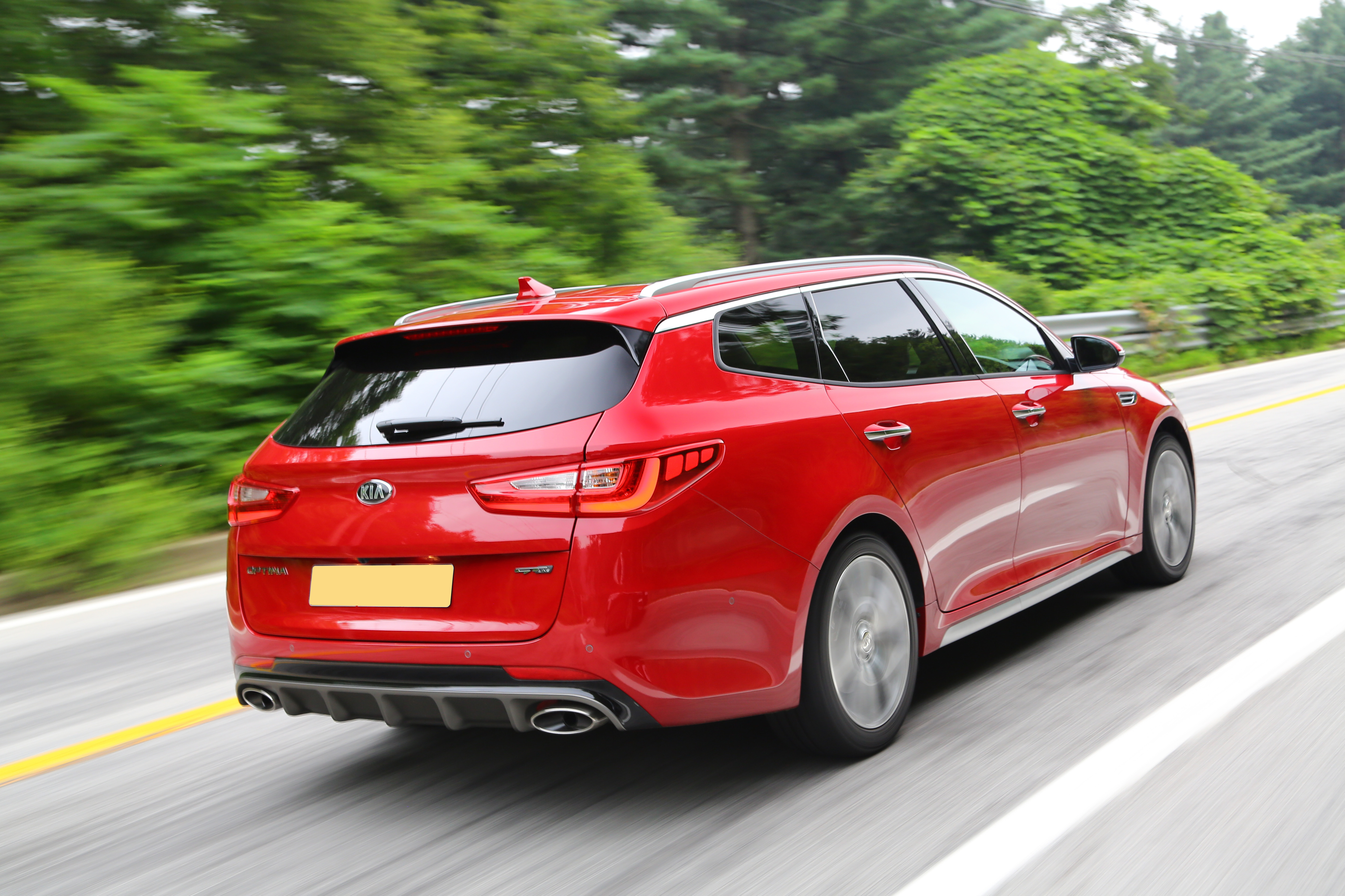 Kia Optima SportsWagon Review | carwow