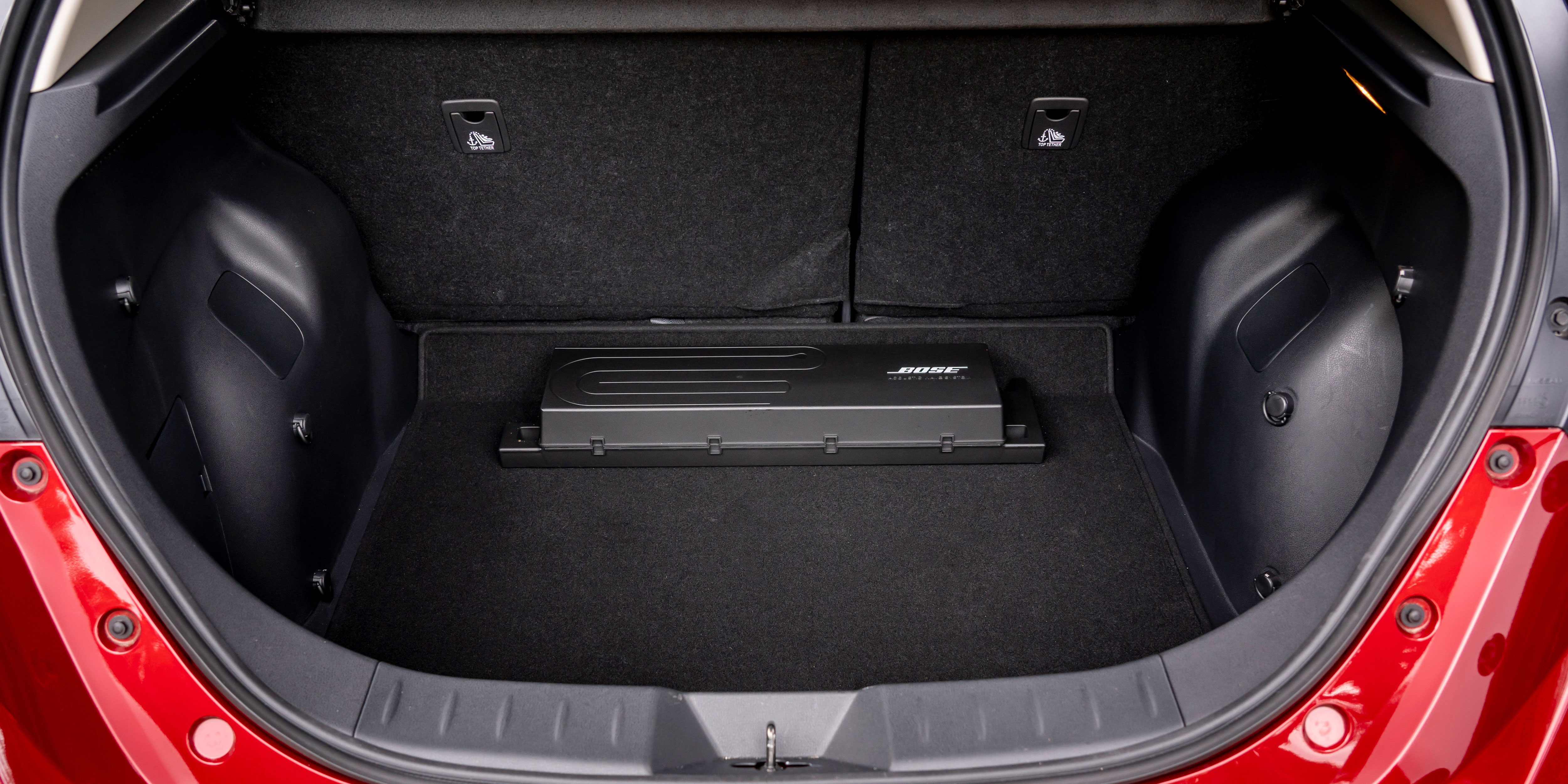 Nissan Leaf Review 2022 | Drive, Specs & Pricing | carwow