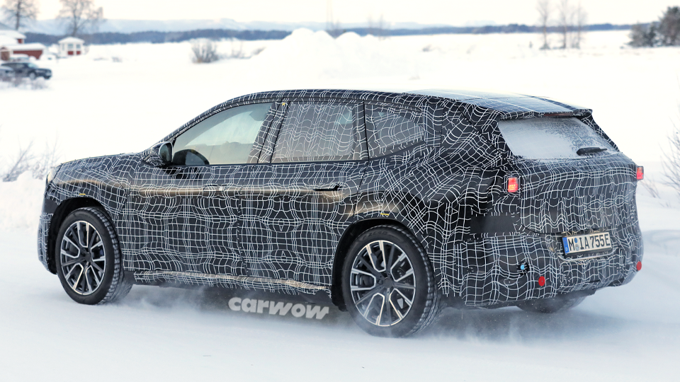 New BMW iX3 spotted: Neue Klasse SUV coming in 2025 | Carwow