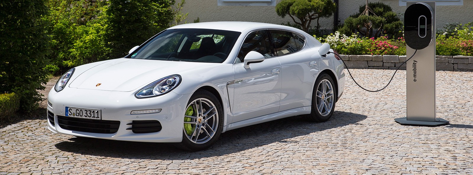 The 10 best road trip cars | Carwow