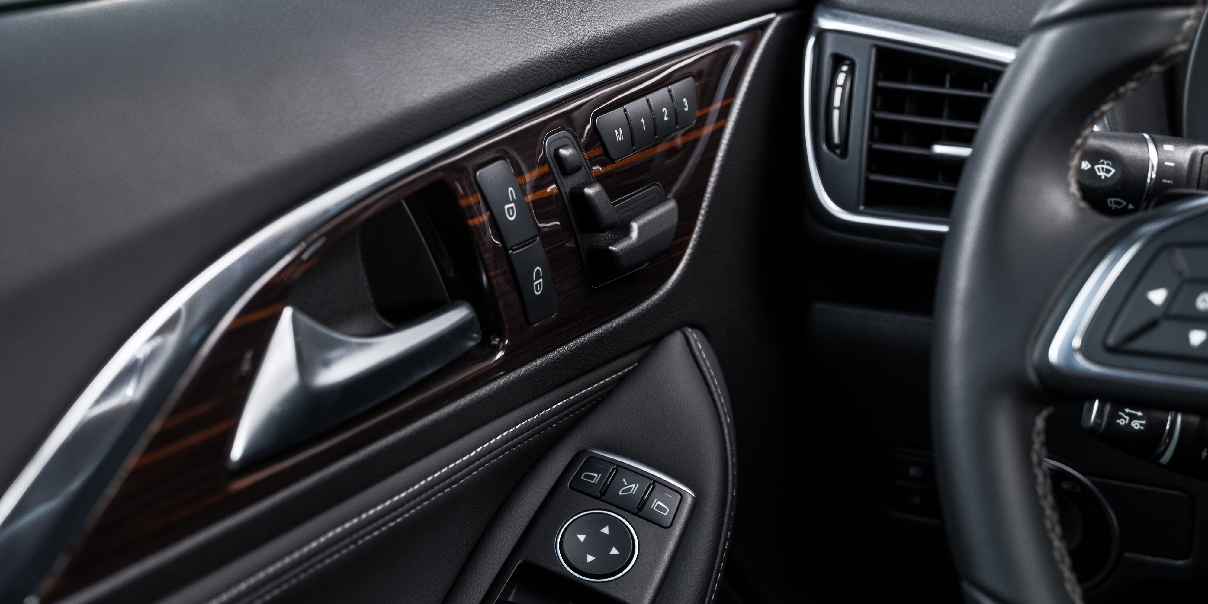 Infiniti QX30 Review 2026 | Drive, Specs & Pricing | Carwow