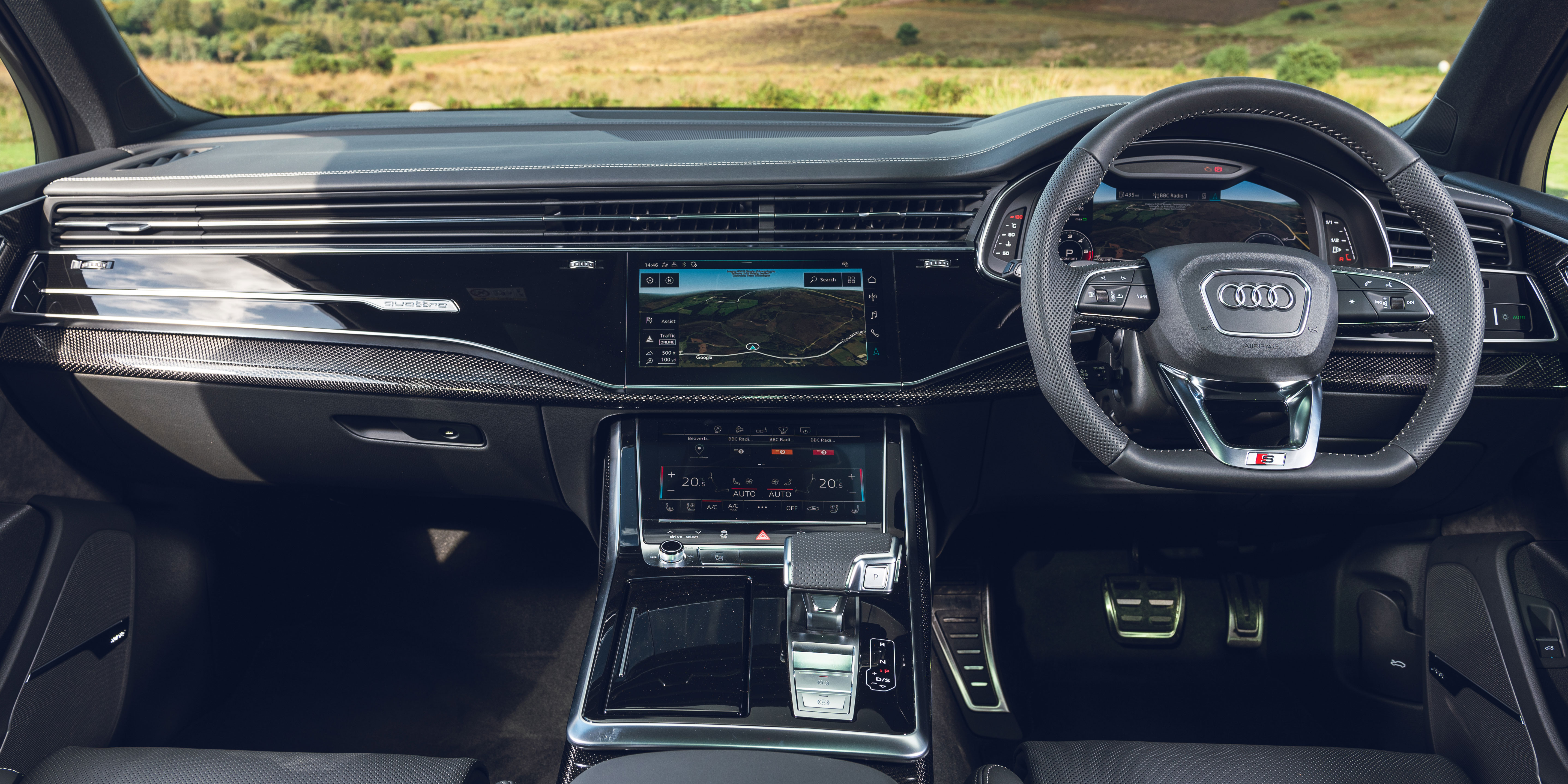 Audi SQ7 Review 2022 | Drive, Specs & Pricing | carwow