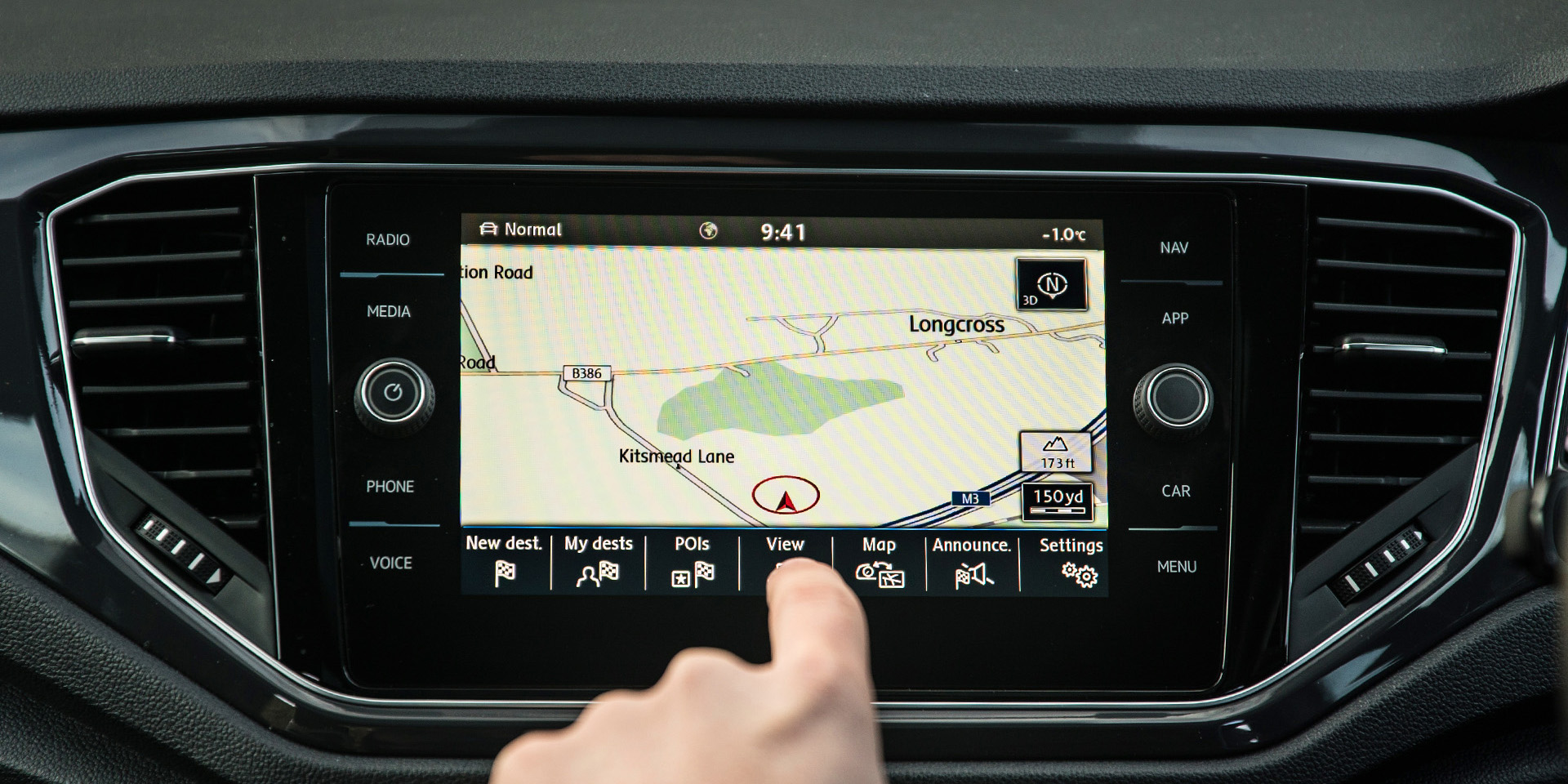 Volkswagen T-Roc Review 2022 | carwow