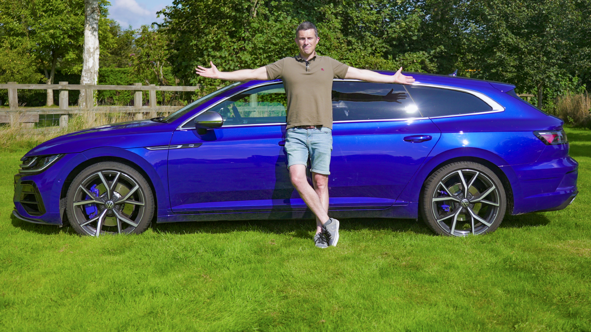 Volkswagen Arteon R Review 2023 | Drive, Specs & Pricing | carwow