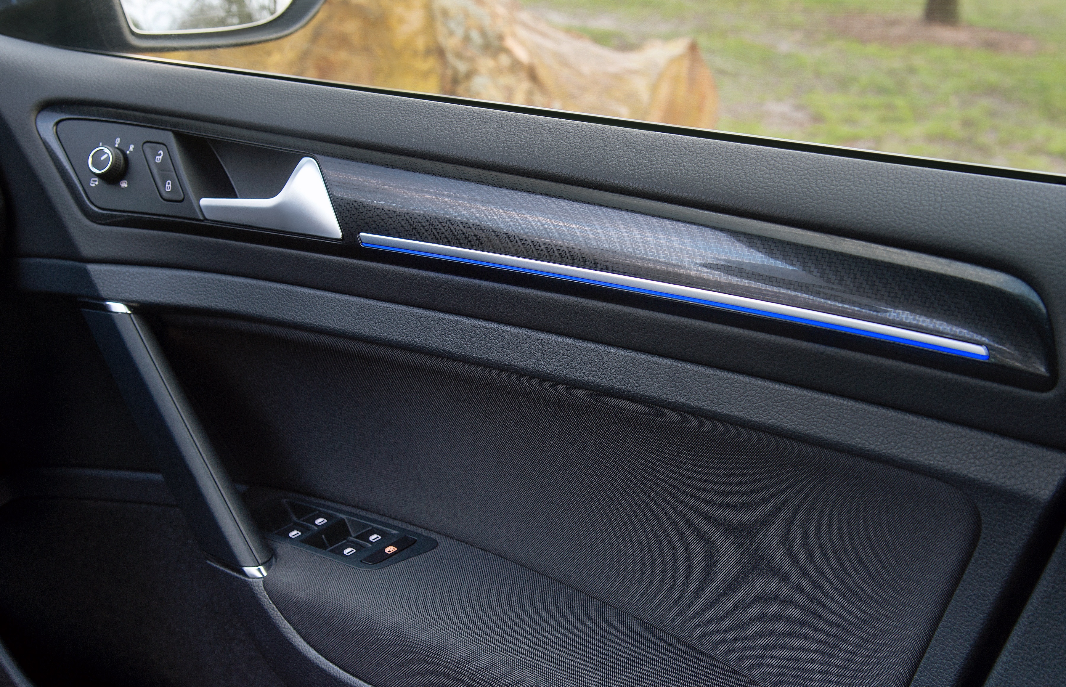 Volkswagen Golf R Review | carwow