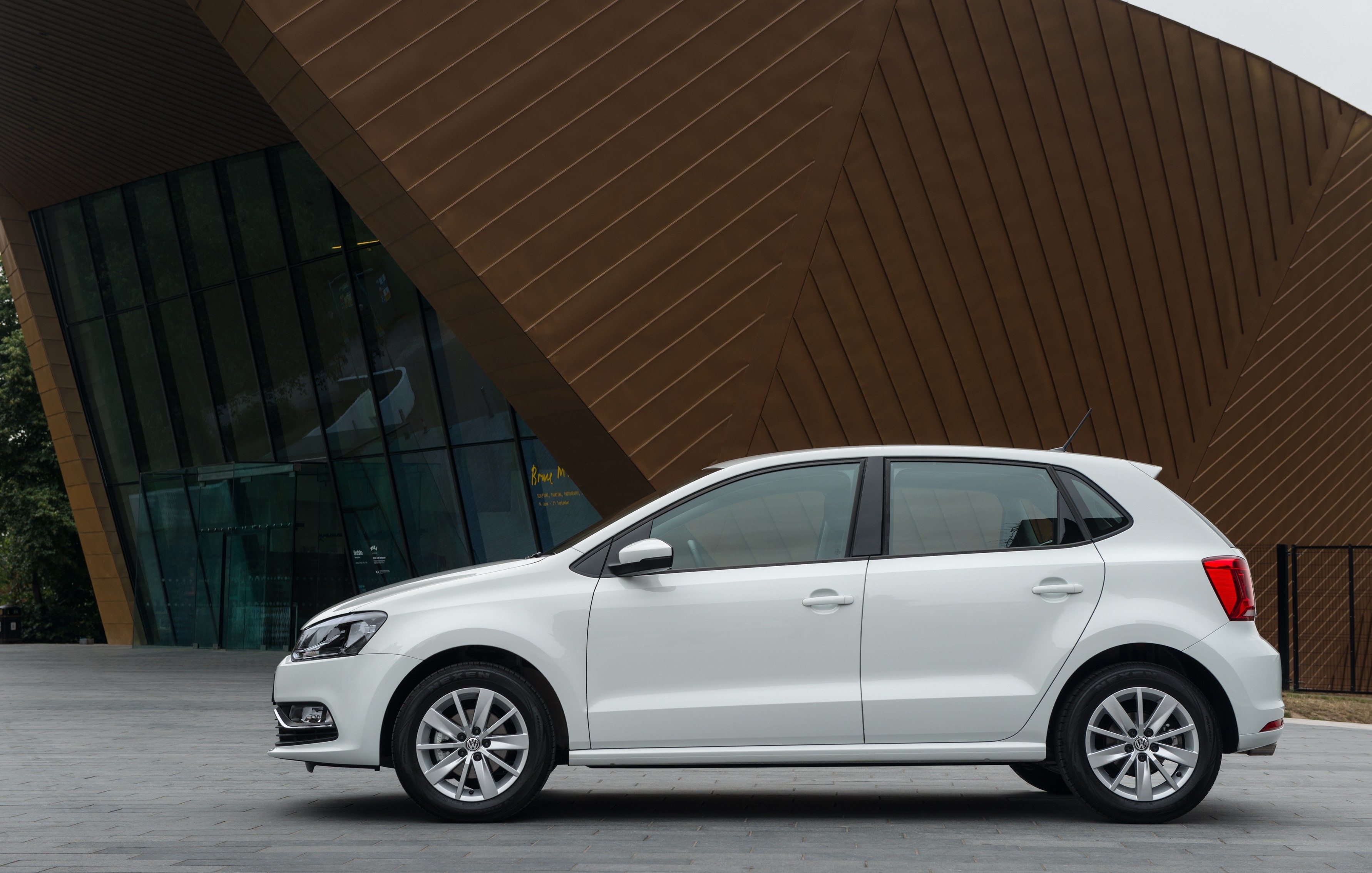 Volkswagen Polo Review | carwow