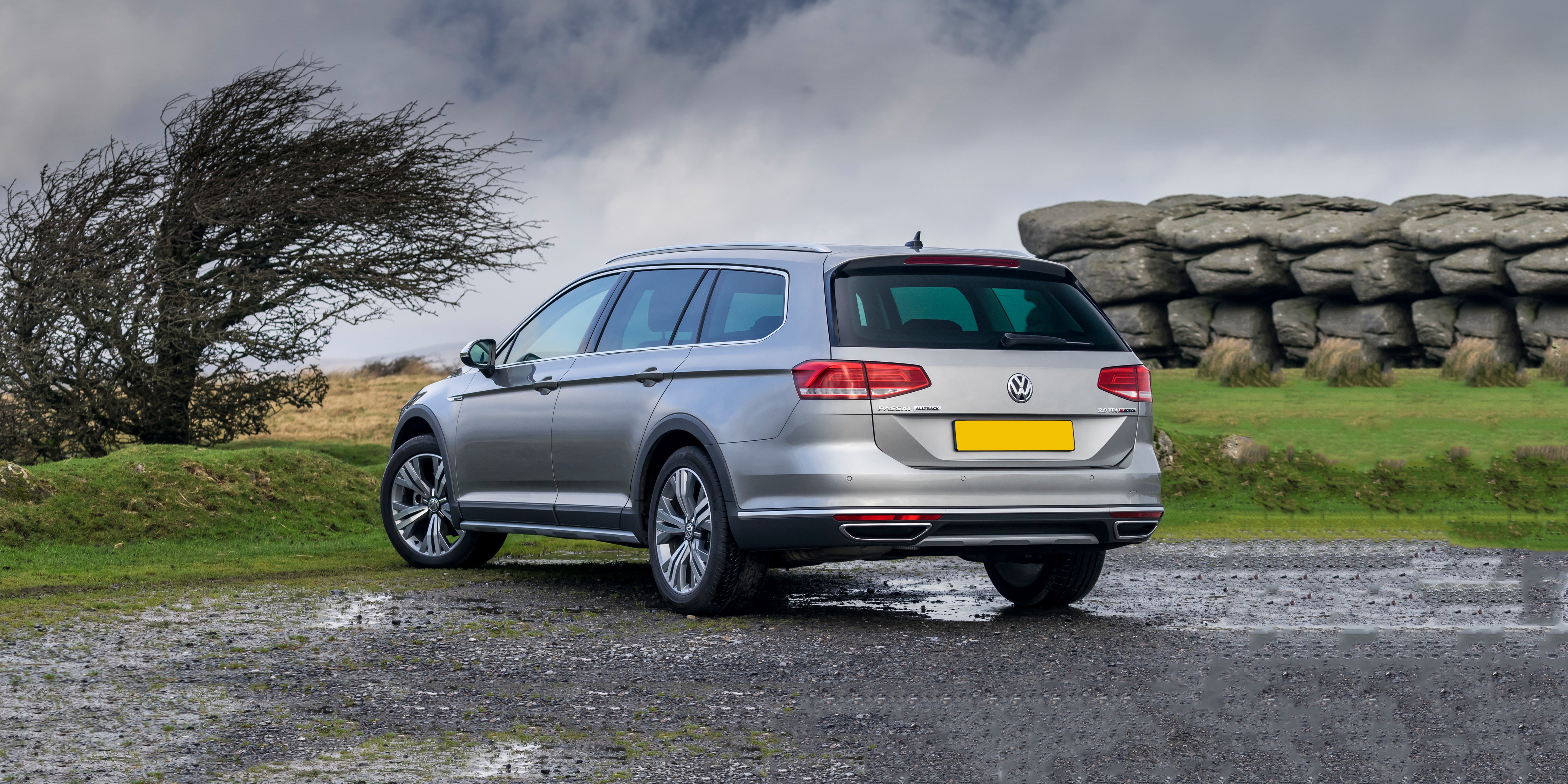 Volkswagen Passat Alltrack Review | carwow