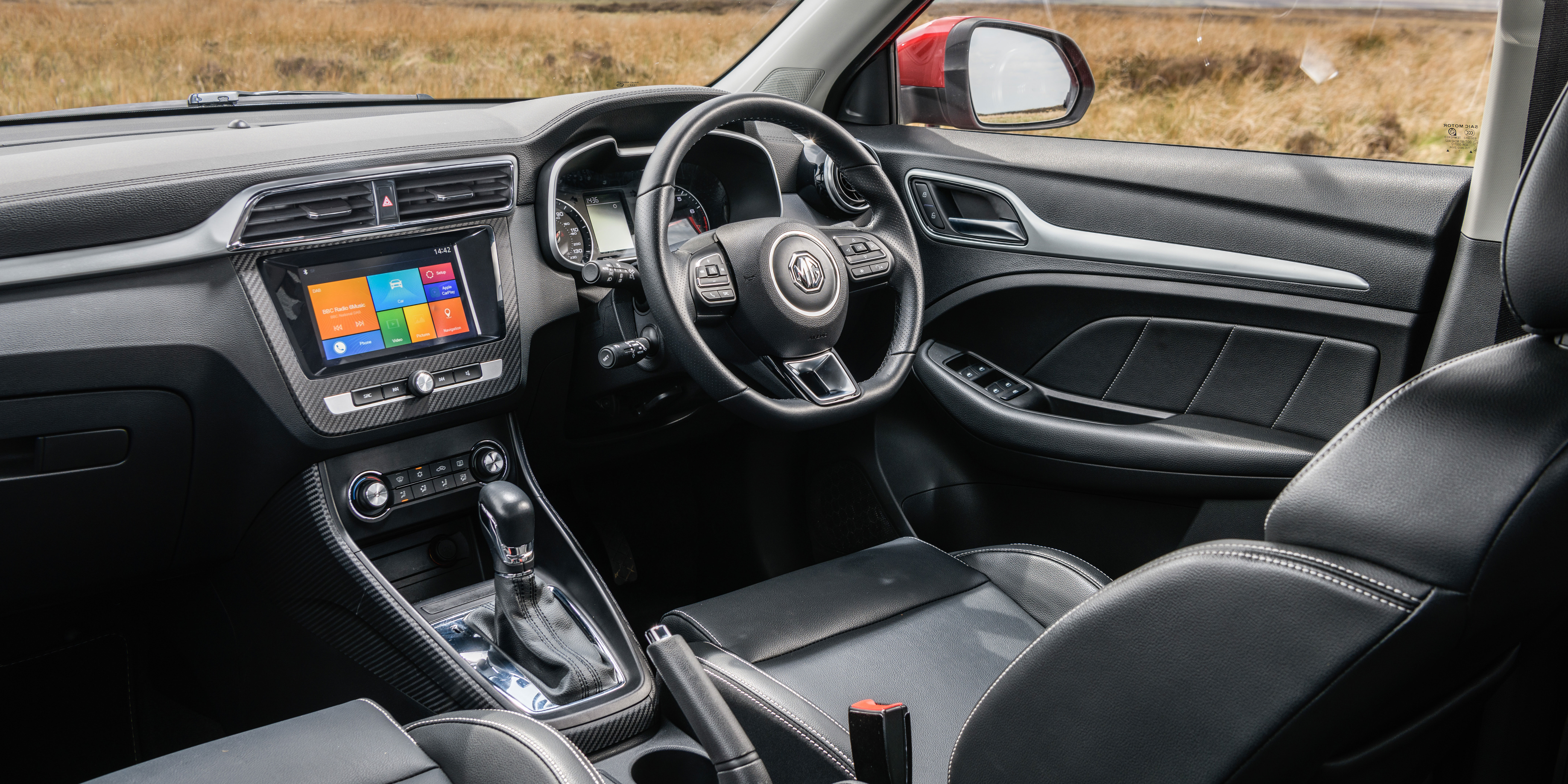 MG ZS Review 2022 | Drive, Specs & Pricing | carwow