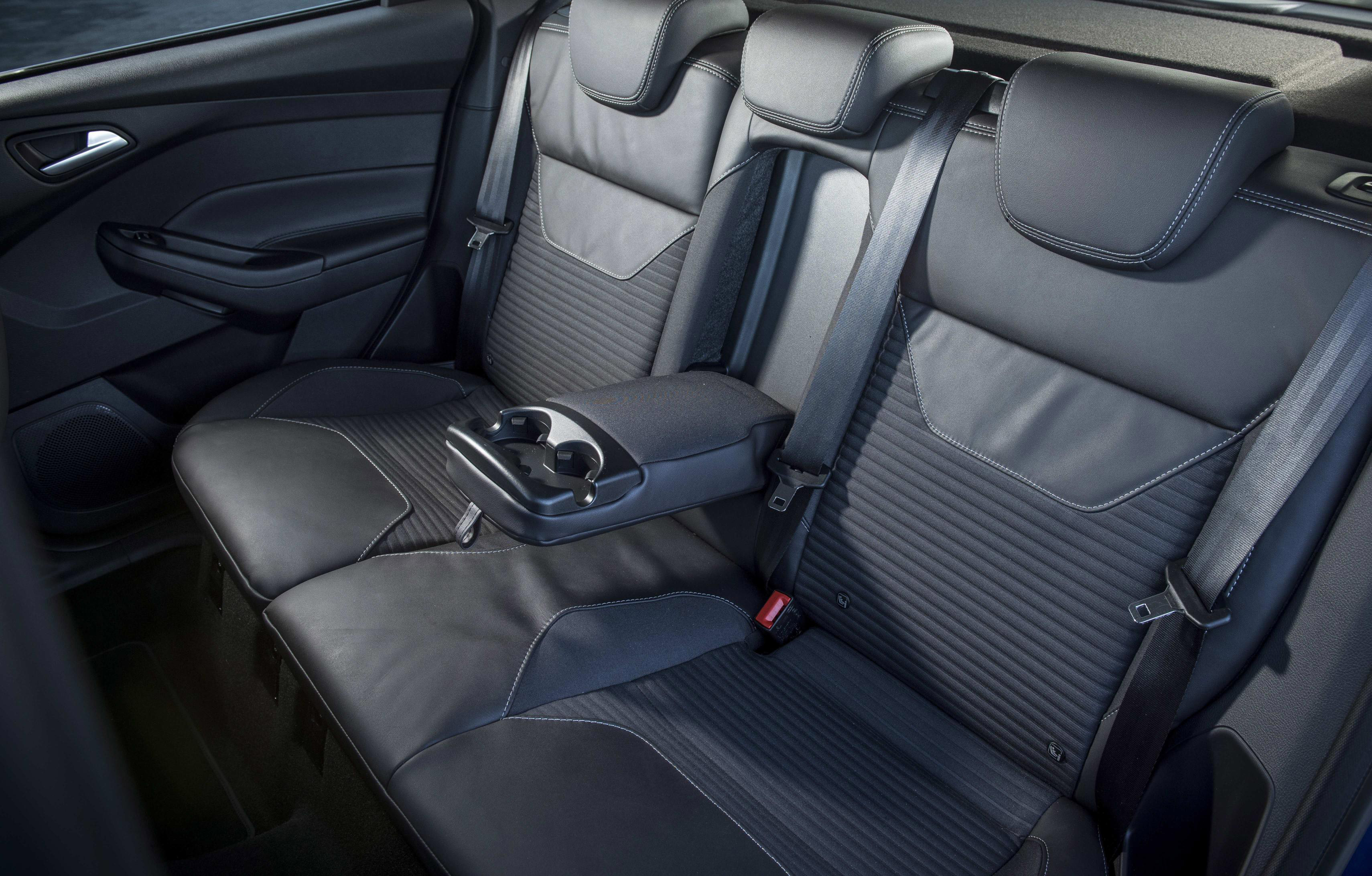 Ford Focus Estate Review | carwow