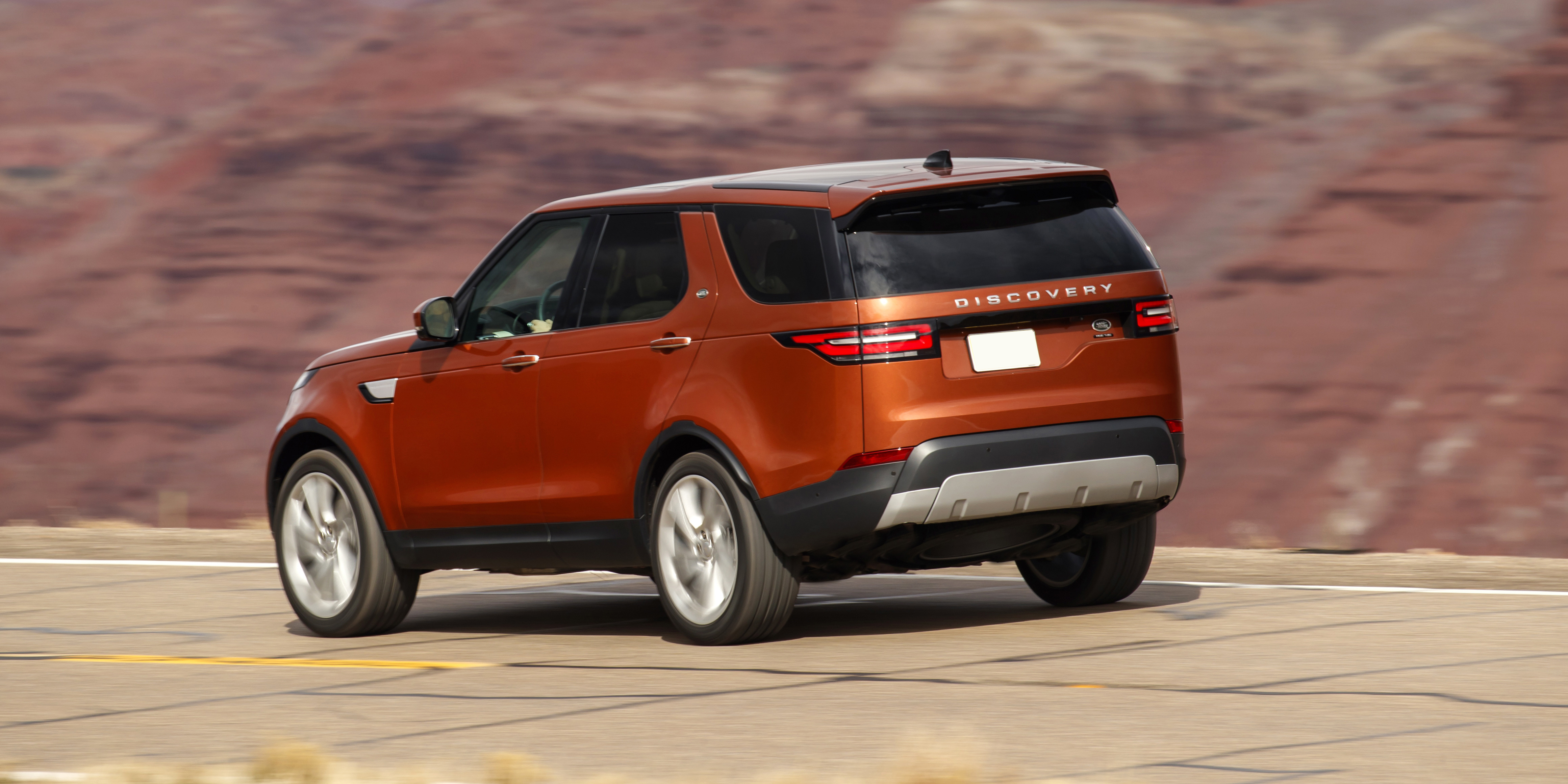 Land Rover Discovery Review | carwow