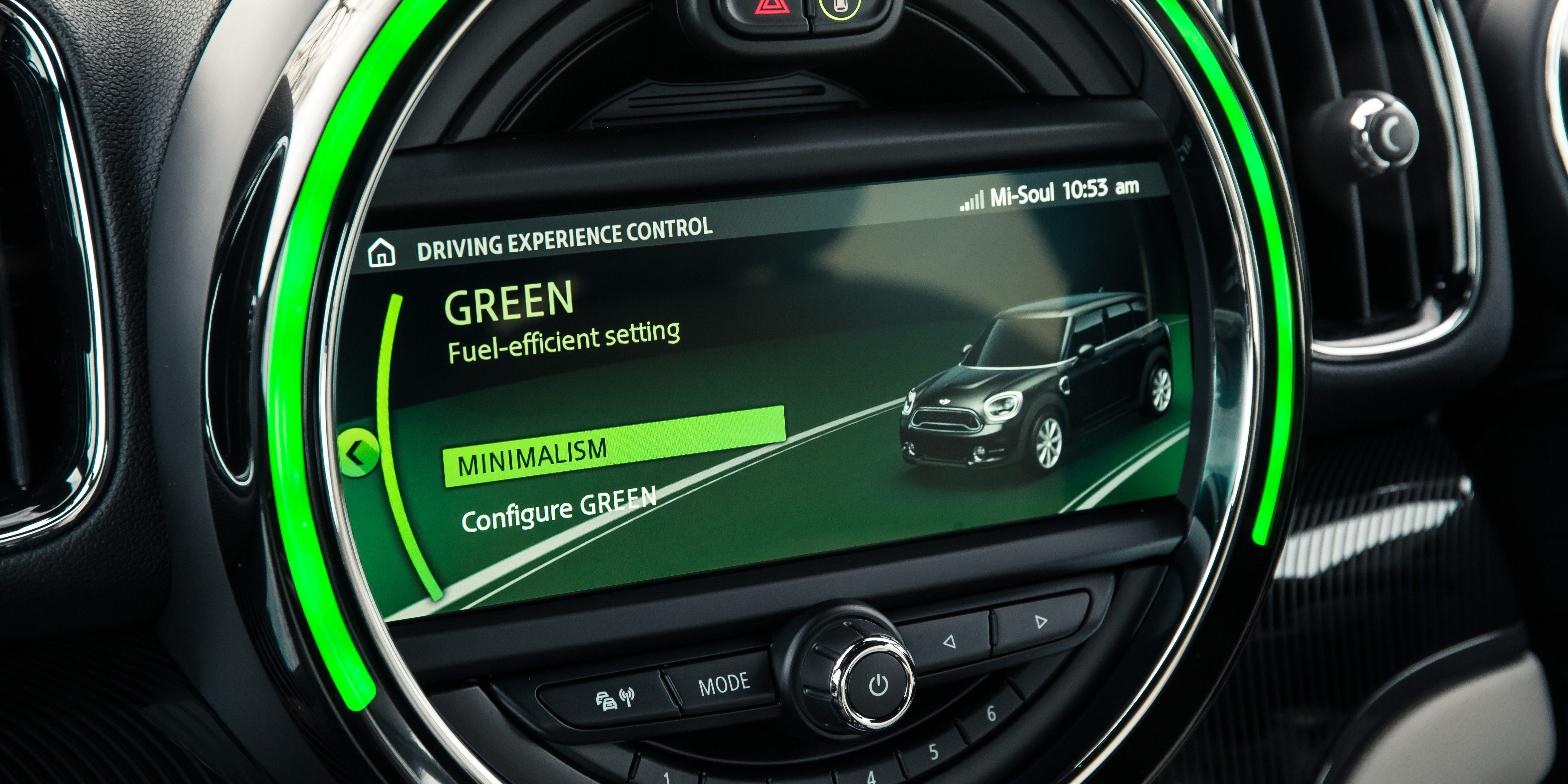 MINI Countryman Review | carwow