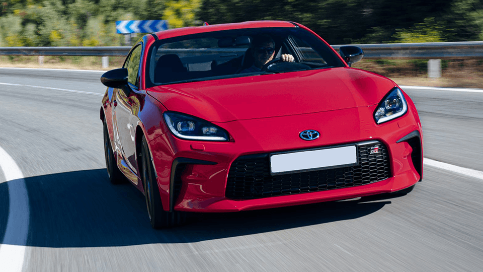 Toyota GR86 Review 2022 | Drive, Specs & Pricing | carwow