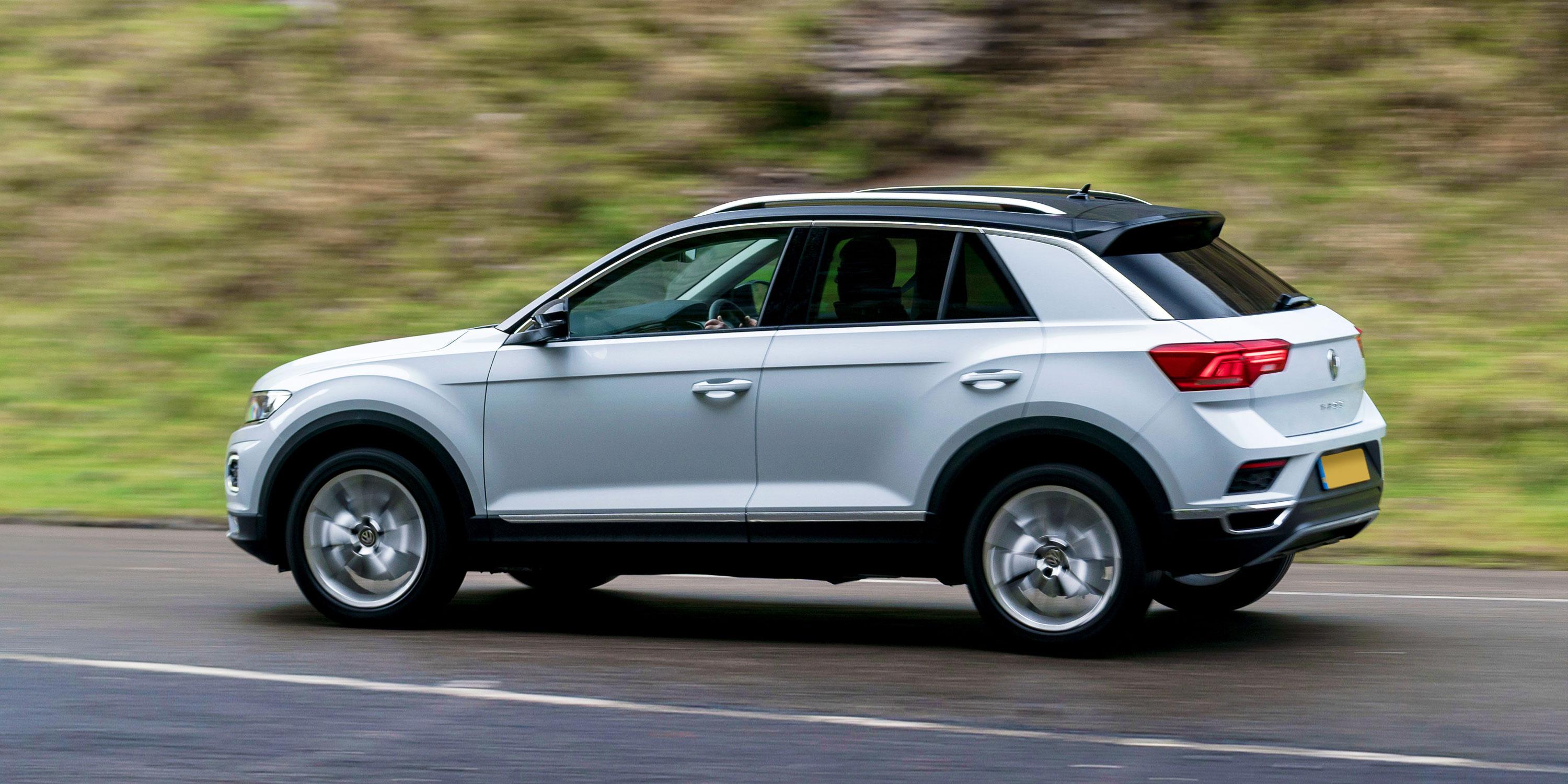 Volkswagen T-Roc Review | carwow